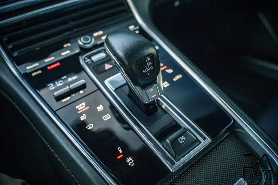 Melns Porsche Panamera 2016 Rīga, ar dzinēja tilpumu 4.00 L un nobraukumu 104 tūkst. km par 53990 €, foto 9 vietnē AUTOMOTO.COM.LV