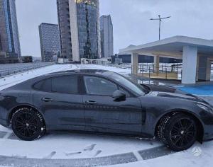 Melns Porsche Panamera 2017 Viļņa, ar dzinēja tilpumu 3.00 L un nobraukumu 127 tūkst. km par 39900 €, foto  vietnē AUTOMOTO.COM.LV