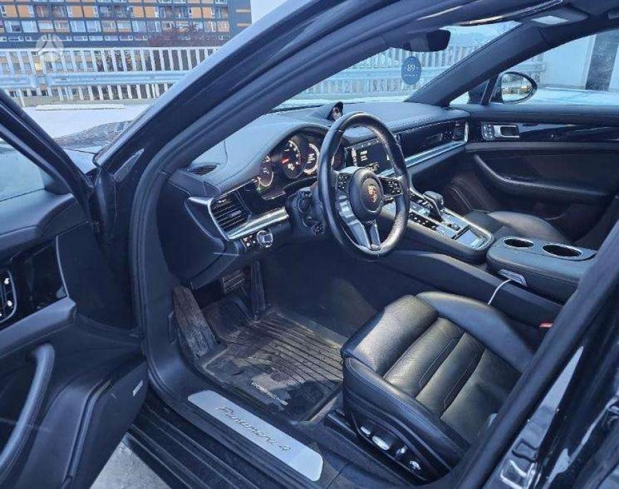 Melns Porsche Panamera 2017 Viļņa, ar dzinēja tilpumu 3.00 L un nobraukumu 127 tūkst. km par 39900 €, foto 3 vietnē AUTOMOTO.COM.LV