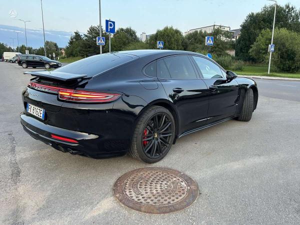 Melns Porsche Panamera 2017 Viļņa, ar dzinēja tilpumu 4.00 L un nobraukumu 220 tūkst. km par 39500 €, foto 2 vietnē AUTOMOTO.COM.LV