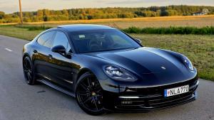 Black Porsche Panamera 2017 in Siauliai, with an engine capacity of 4.00 L and mileage of 225 thousand km for 49600 €, photo 5 on AUTOMOTO.COM.LV