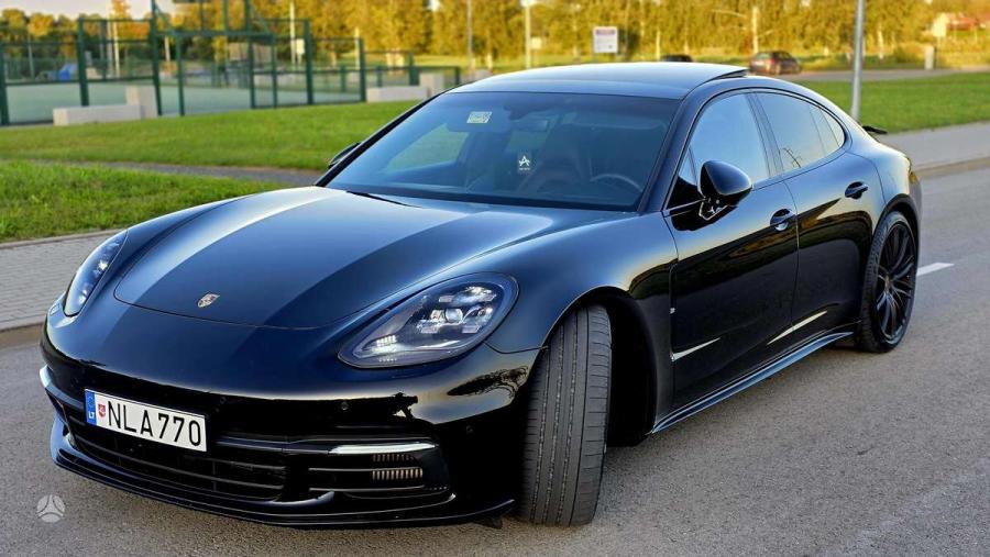Black Porsche Panamera 2017 in Siauliai, with an engine capacity of 4.00 L and mileage of 225 thousand km for 49600 €, photo 6 on AUTOMOTO.COM.LV