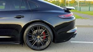 Black Porsche Panamera 2017 in Siauliai, with an engine capacity of 4.00 L and mileage of 225 thousand km for 49600 €, photo 9 on AUTOMOTO.COM.LV