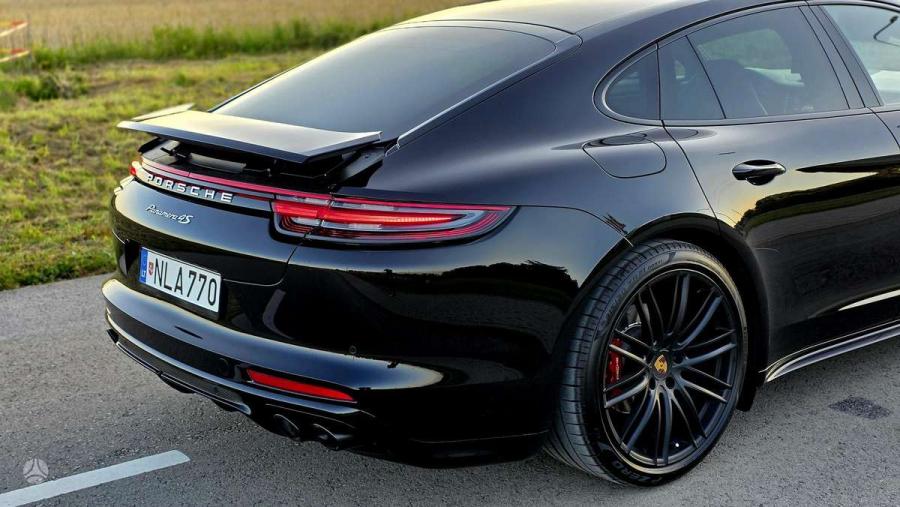 Black Porsche Panamera 2017 in Siauliai, with an engine capacity of 4.00 L and mileage of 225 thousand km for 49600 €, photo 10 on AUTOMOTO.COM.LV