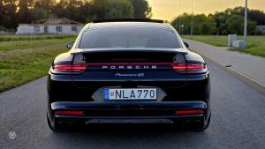 Black Porsche Panamera 2017 in Siauliai, with an engine capacity of 4.00 L and mileage of 225 thousand km for 49600 €, photo 12 on AUTOMOTO.COM.LV