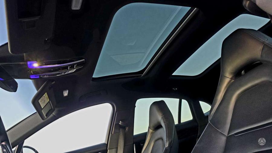 Black Porsche Panamera 2017 in Siauliai, with an engine capacity of 4.00 L and mileage of 225 thousand km for 49600 €, photo 15 on AUTOMOTO.COM.LV