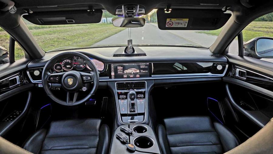 Black Porsche Panamera 2017 in Siauliai, with an engine capacity of 4.00 L and mileage of 225 thousand km for 49600 €, photo 18 on AUTOMOTO.COM.LV