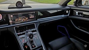 Black Porsche Panamera 2017 in Siauliai, with an engine capacity of 4.00 L and mileage of 225 thousand km for 49600 €, photo 26 on AUTOMOTO.COM.LV