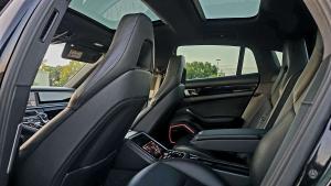 Black Porsche Panamera 2017 in Siauliai, with an engine capacity of 4.00 L and mileage of 225 thousand km for 49600 €, photo 30 on AUTOMOTO.COM.LV