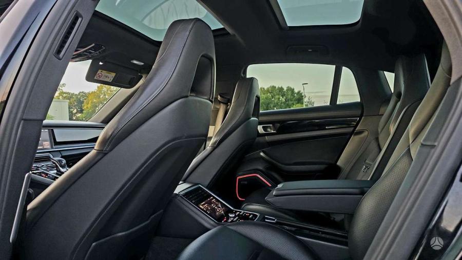 Black Porsche Panamera 2017 in Siauliai, with an engine capacity of 4.00 L and mileage of 225 thousand km for 49600 €, photo 30 on AUTOMOTO.COM.LV