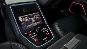 Black Porsche Panamera 2017 in Siauliai, with an engine capacity of 4.00 L and mileage of 225 thousand km for 49600 €, photo 32 on AUTOMOTO.COM.LV