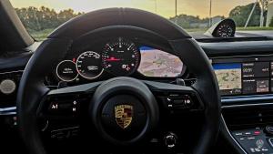 Black Porsche Panamera 2017 in Siauliai, with an engine capacity of 4.00 L and mileage of 225 thousand km for 49600 €, photo 35 on AUTOMOTO.COM.LV