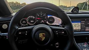 Black Porsche Panamera 2017 in Siauliai, with an engine capacity of 4.00 L and mileage of 225 thousand km for 49600 €, photo 37 on AUTOMOTO.COM.LV