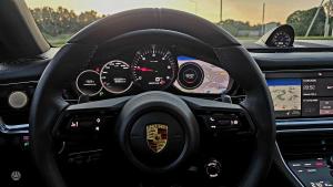 Black Porsche Panamera 2017 in Siauliai, with an engine capacity of 4.00 L and mileage of 225 thousand km for 49600 €, photo 38 on AUTOMOTO.COM.LV