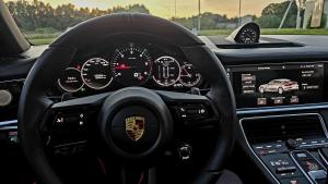 Black Porsche Panamera 2017 in Siauliai, with an engine capacity of 4.00 L and mileage of 225 thousand km for 49600 €, photo 43 on AUTOMOTO.COM.LV