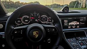 Black Porsche Panamera 2017 in Siauliai, with an engine capacity of 4.00 L and mileage of 225 thousand km for 49600 €, photo 44 on AUTOMOTO.COM.LV