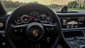 Black Porsche Panamera 2017 in Siauliai, with an engine capacity of 4.00 L and mileage of 225 thousand km for 49600 €, photo 45 on AUTOMOTO.COM.LV