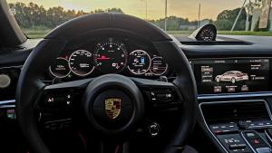 Black Porsche Panamera 2017 in Siauliai, with an engine capacity of 4.00 L and mileage of 225 thousand km for 49600 €, photo 47 on AUTOMOTO.COM.LV