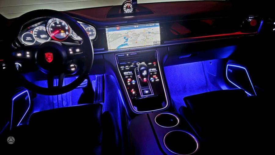 Black Porsche Panamera 2017 in Siauliai, with an engine capacity of 4.00 L and mileage of 225 thousand km for 49600 €, photo 53 on AUTOMOTO.COM.LV