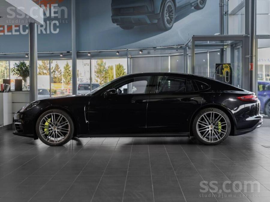 Melns Porsche Panamera 2018 Rīga, ar dzinēja tilpumu 3.00 L un nobraukumu 190 tūkst. km par 39900 €, foto 3 vietnē AUTOMOTO.COM.LV