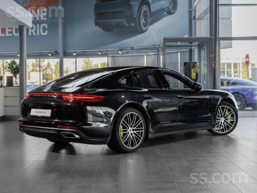 Melns Porsche Panamera 2018 Rīga, ar dzinēja tilpumu 3.00 L un nobraukumu 190 tūkst. km par 39900 €, foto 4 vietnē AUTOMOTO.COM.LV
