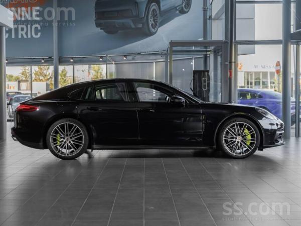 Melns Porsche Panamera 2018 Rīga, ar dzinēja tilpumu 3.00 L un nobraukumu 190 tūkst. km par 39900 €, foto 8 vietnē AUTOMOTO.COM.LV