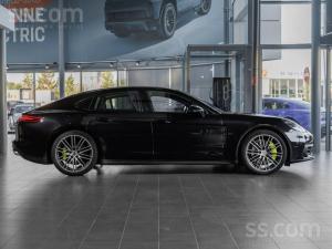 Melns Porsche Panamera 2018 Rīga, ar dzinēja tilpumu 3.00 L un nobraukumu 190 tūkst. km par 39900 €, foto 9 vietnē AUTOMOTO.COM.LV