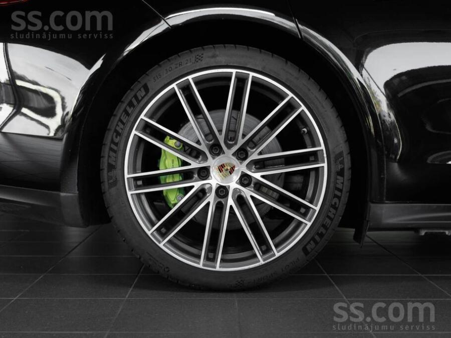 Melns Porsche Panamera 2018 Rīga, ar dzinēja tilpumu 3.00 L un nobraukumu 190 tūkst. km par 39900 €, foto 17 vietnē AUTOMOTO.COM.LV