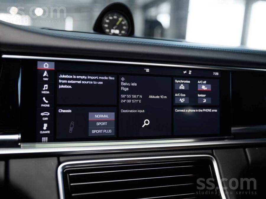 Melns Porsche Panamera 2018 Rīga, ar dzinēja tilpumu 3.00 L un nobraukumu 190 tūkst. km par 39900 €, foto 24 vietnē AUTOMOTO.COM.LV