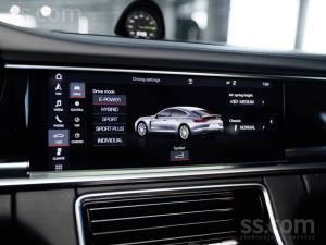 Melns Porsche Panamera 2018 Rīga, ar dzinēja tilpumu 3.00 L un nobraukumu 190 tūkst. km par 39900 €, foto 26 vietnē AUTOMOTO.COM.LV