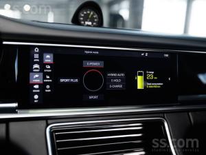 Melns Porsche Panamera 2018 Rīga, ar dzinēja tilpumu 3.00 L un nobraukumu 190 tūkst. km par 39900 €, foto 29 vietnē AUTOMOTO.COM.LV