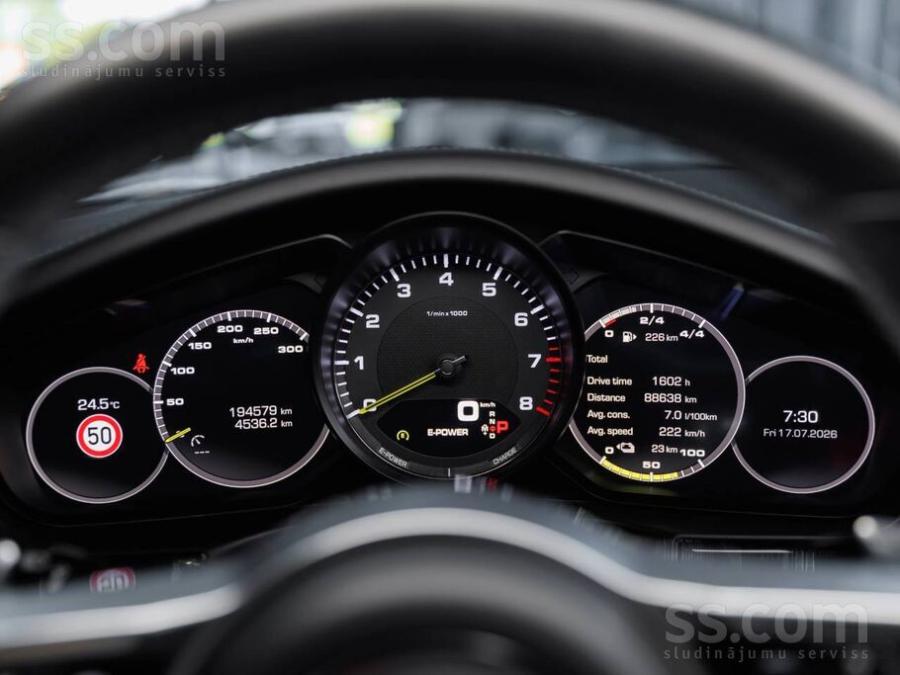 Melns Porsche Panamera 2018 Rīga, ar dzinēja tilpumu 3.00 L un nobraukumu 190 tūkst. km par 39900 €, foto 35 vietnē AUTOMOTO.COM.LV