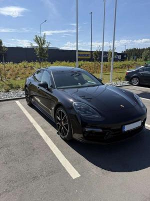 Black Porsche Panamera 2018 in Vilnius, with an engine capacity of 2.89 L and mileage of 101 thousand km for 58999 €, photo  on AUTOMOTO.COM.LV