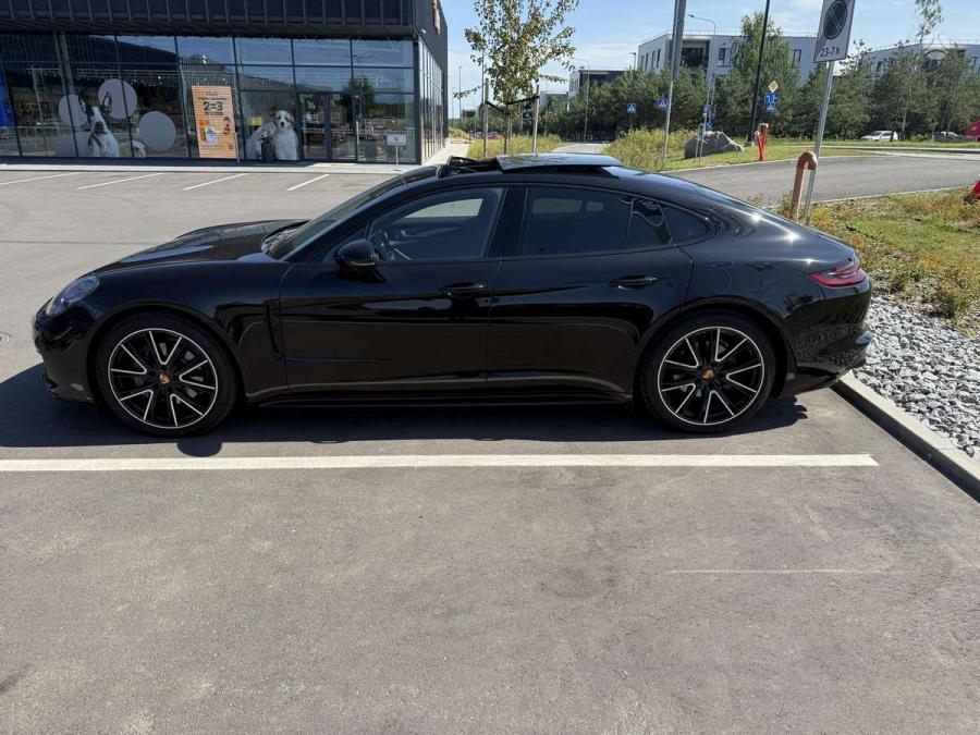 Black Porsche Panamera 2018 in Vilnius, with an engine capacity of 2.89 L and mileage of 101 thousand km for 58999 €, photo 5 on AUTOMOTO.COM.LV