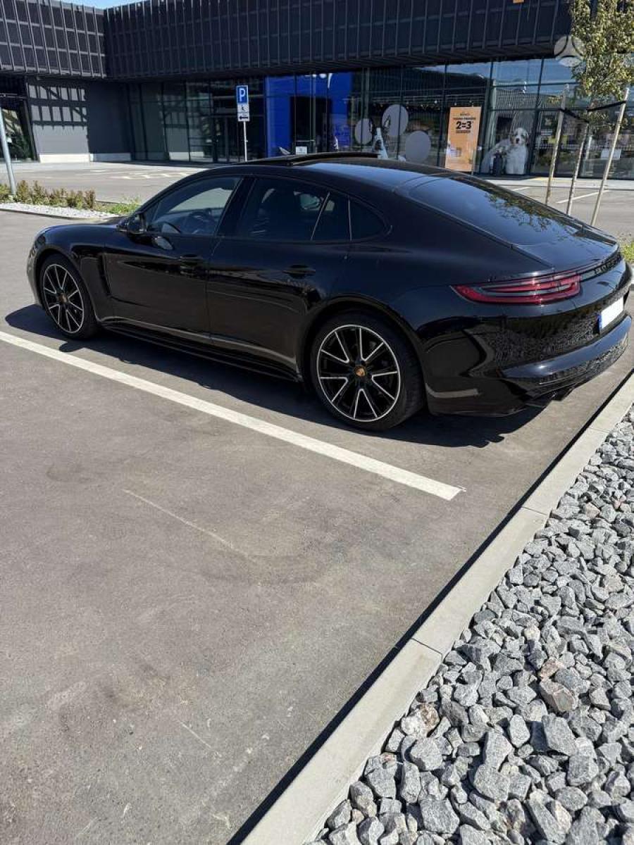 Black Porsche Panamera 2018 in Vilnius, with an engine capacity of 2.89 L and mileage of 101 thousand km for 58999 €, photo 7 on AUTOMOTO.COM.LV