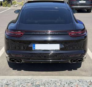 Black Porsche Panamera 2018 in Vilnius, with an engine capacity of 2.89 L and mileage of 101 thousand km for 58999 €, photo 8 on AUTOMOTO.COM.LV