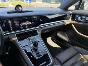 Black Porsche Panamera 2018 in Vilnius, with an engine capacity of 2.89 L and mileage of 101 thousand km for 58999 €, photo 11 on AUTOMOTO.COM.LV