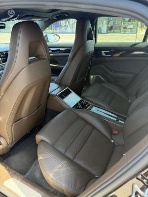 Black Porsche Panamera 2018 in Vilnius, with an engine capacity of 2.89 L and mileage of 101 thousand km for 58999 €, photo 14 on AUTOMOTO.COM.LV