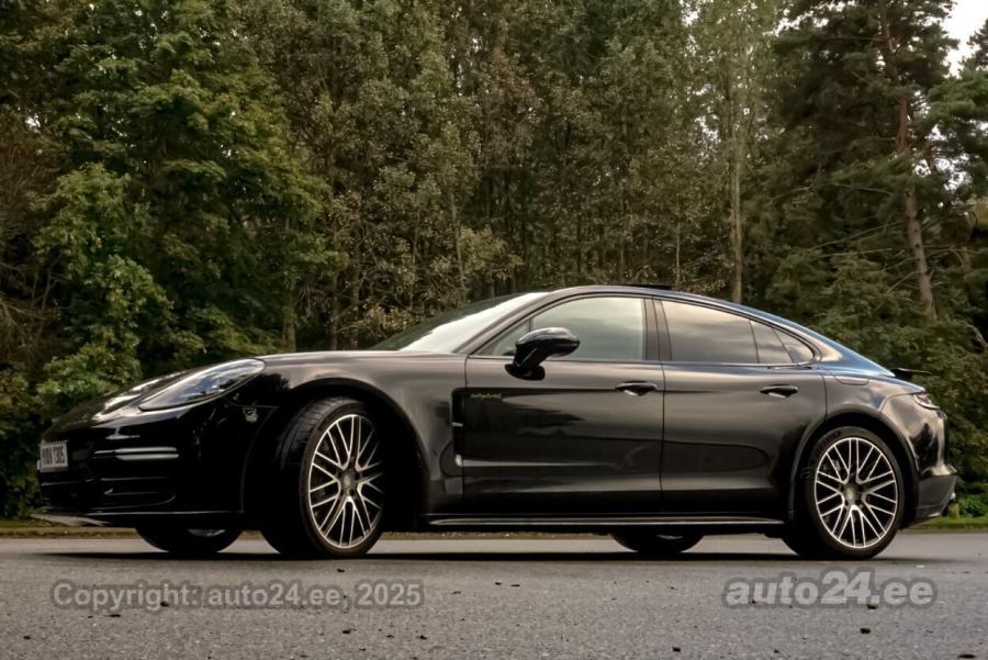 Black Porsche Panamera 2021 in Tallinn, with an engine capacity of 0.00 L and mileage of 50 thousand km for 81500 €, photo 3 on AUTOMOTO.COM.LV