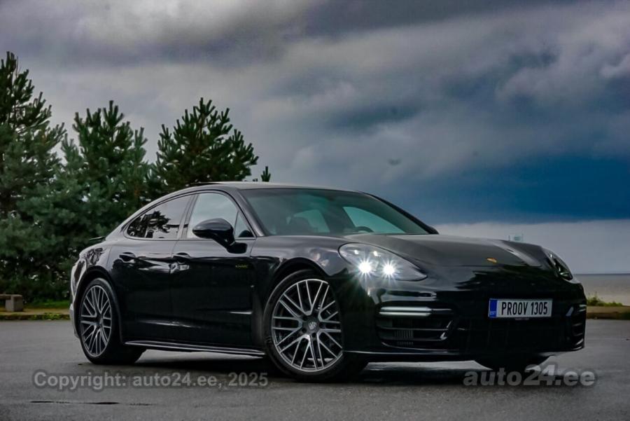 Black Porsche Panamera 2021 in Tallinn, with an engine capacity of 0.00 L and mileage of 50 thousand km for 81500 €, photo 4 on AUTOMOTO.COM.LV