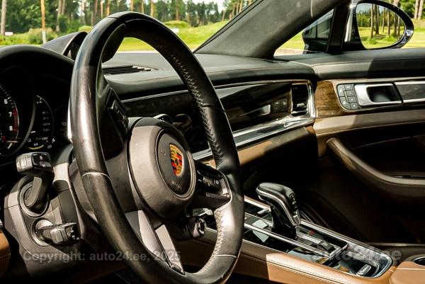 Black Porsche Panamera 2021 in Tallinn, with an engine capacity of 0.00 L and mileage of 50 thousand km for 81500 €, photo 11 on AUTOMOTO.COM.LV