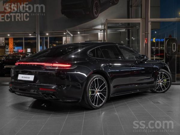 Melns Porsche Panamera 2021 Rīga, ar dzinēja tilpumu 3.00 L un nobraukumu 40 tūkst. km par 77000 €, foto 3 vietnē AUTOMOTO.COM.LV