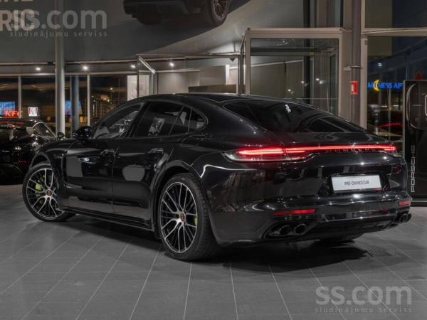 Melns Porsche Panamera 2021 Rīga, ar dzinēja tilpumu 3.00 L un nobraukumu 40 tūkst. km par 77000 €, foto 10 vietnē AUTOMOTO.COM.LV