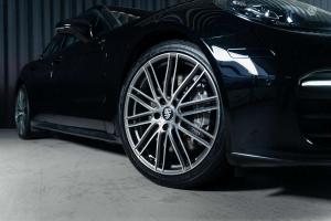 Black Porsche Panamera 2021 in Vilnius, with an engine capacity of 2.89 L and mileage of 69 thousand km for 51500 €, photo 12 on AUTOMOTO.COM.LV