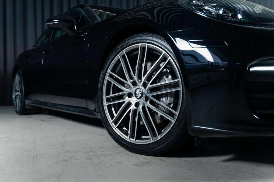 Black Porsche Panamera 2021 in Vilnius, with an engine capacity of 2.89 L and mileage of 69 thousand km for 51500 €, photo 12 on AUTOMOTO.COM.LV