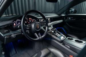 Black Porsche Panamera 2021 in Vilnius, with an engine capacity of 2.89 L and mileage of 69 thousand km for 51500 €, photo 16 on AUTOMOTO.COM.LV
