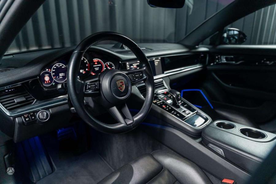 Black Porsche Panamera 2021 in Vilnius, with an engine capacity of 2.89 L and mileage of 69 thousand km for 51500 €, photo 16 on AUTOMOTO.COM.LV