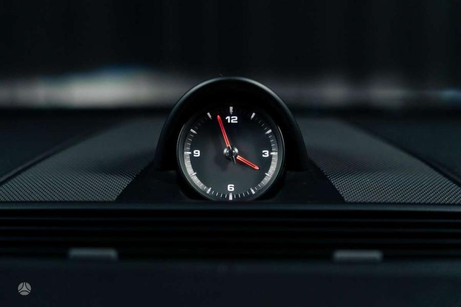 Black Porsche Panamera 2021 in Vilnius, with an engine capacity of 2.89 L and mileage of 69 thousand km for 51500 €, photo 21 on AUTOMOTO.COM.LV
