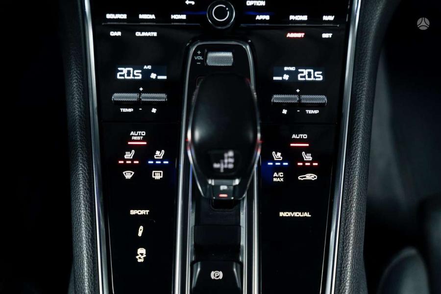 Black Porsche Panamera 2021 in Vilnius, with an engine capacity of 2.89 L and mileage of 69 thousand km for 51500 €, photo 23 on AUTOMOTO.COM.LV