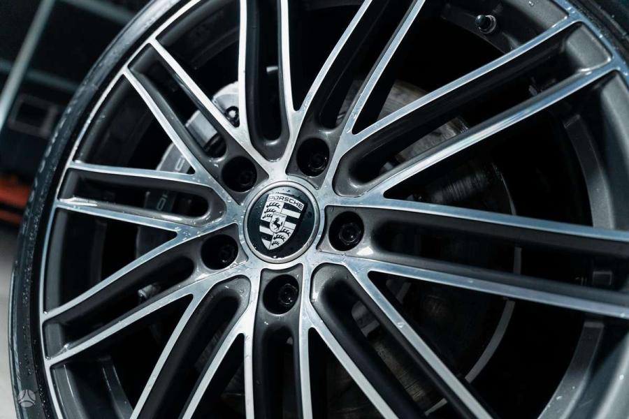 Melns Porsche Panamera 2021 Viļņa, ar dzinēja tilpumu 2.89 L un nobraukumu 69 tūkst. km par 51500 €, foto 13 vietnē AUTOMOTO.COM.LV